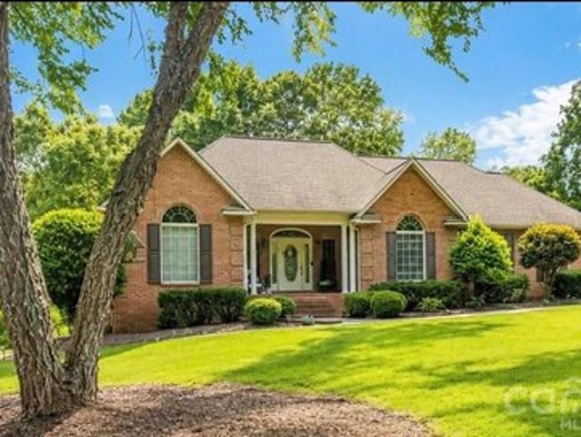 2041 Fairways Dr, Cherryville, NC 28021