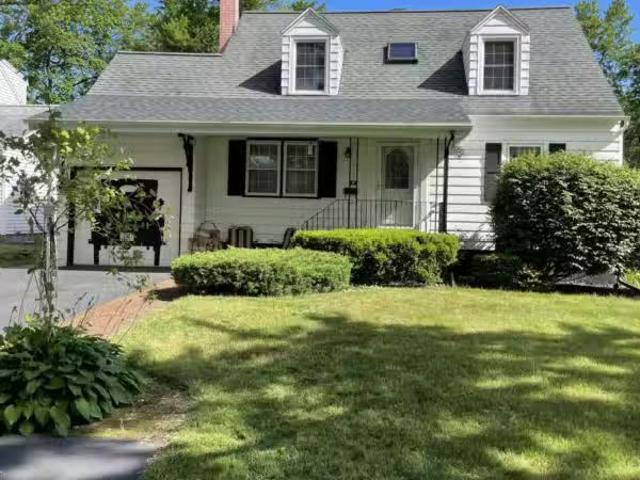 2041 HOOVER RD, SCHENECTADY, NY 12309 Single Family Residence.