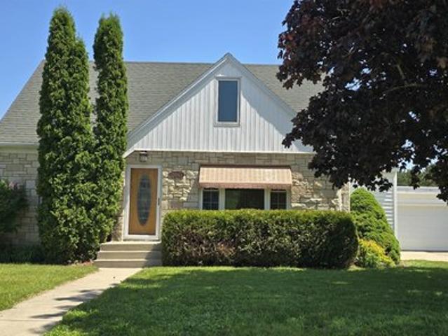 2041 Julius St, Cross Plains, WI 53528