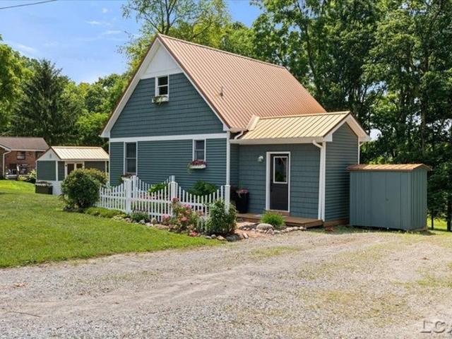 2041 Lakeview Dr, Brooklyn, MI 49230