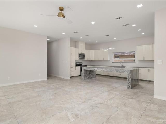 2041 Lake View Drive 5
