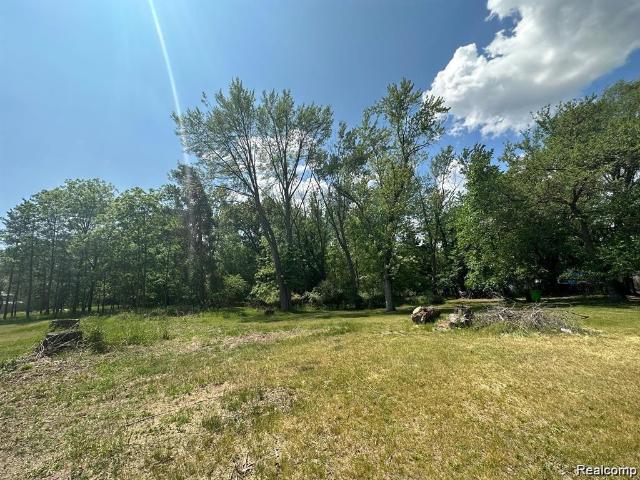 2041 S Long Lake Road