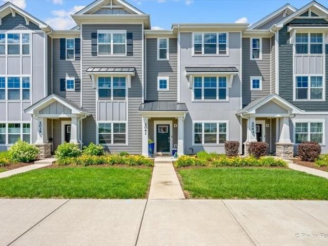 2041 Sequoia Ave, Mundelein, IL 60060