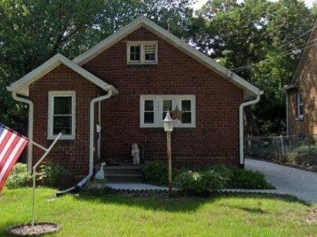 2041 12th St, East Moline, IL 61244