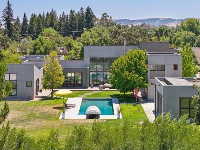 20420 5th St E, Sonoma, CA 95476