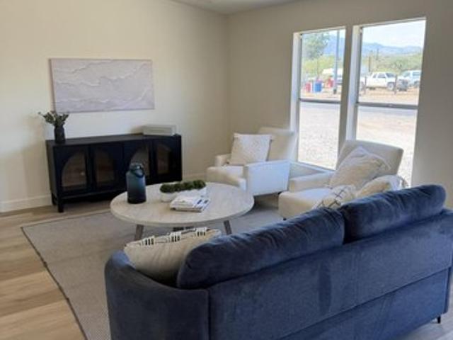 20421 E Kiva Rd, Black Canyon City, AZ 85324