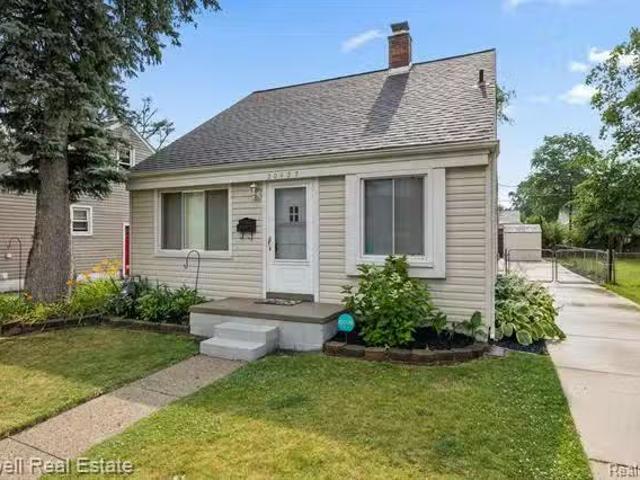 20427 CENTRALIA, REDFORD, MI 48240 Single Family Residence For.
