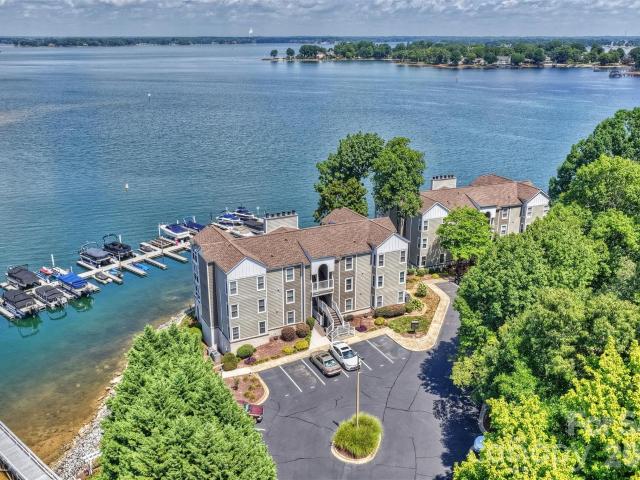 20427 Harborgate Court # 606