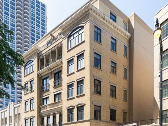 2042 N Clark St Apt 2N, Chicago, IL 60614