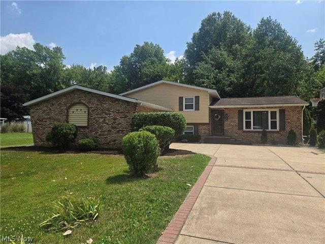 2042 Coit Dr NW, Warren, OH 44485