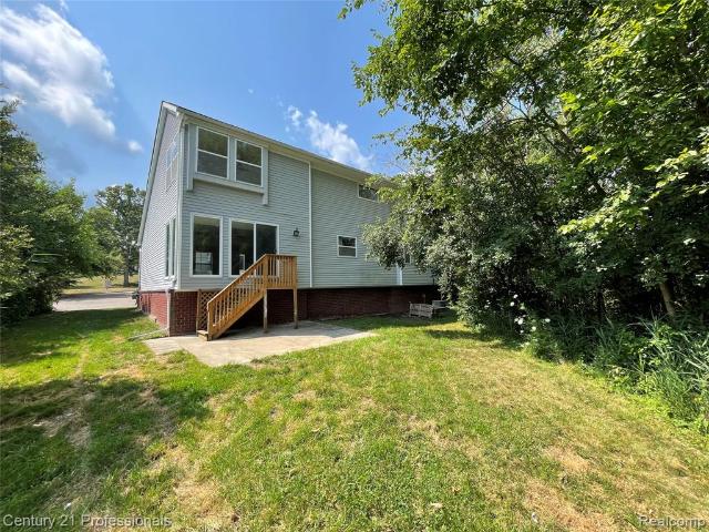 2042 Decker Road