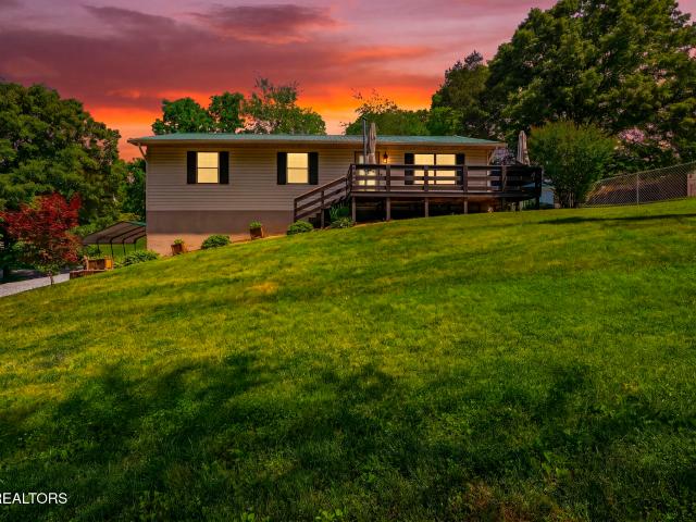 2042 Deerfield Circle