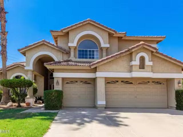 2042 E Dias Dr, Gilbert, AZ 85234 MLS 6729694