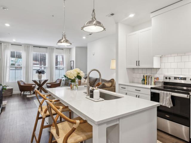 2042 Edison Park Ln