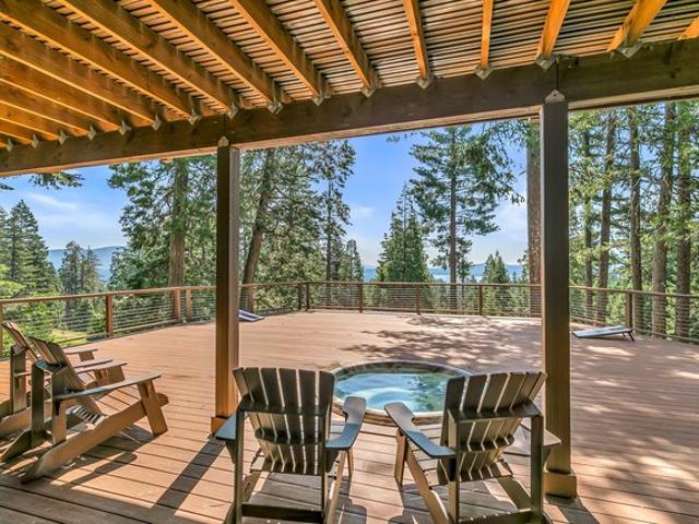2042 Hyatt Prairie Rd, Ashland, OR 97520