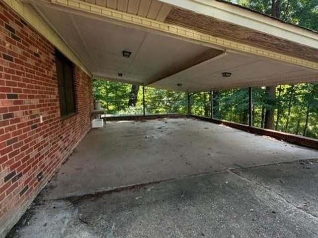 2042 Robinson Road