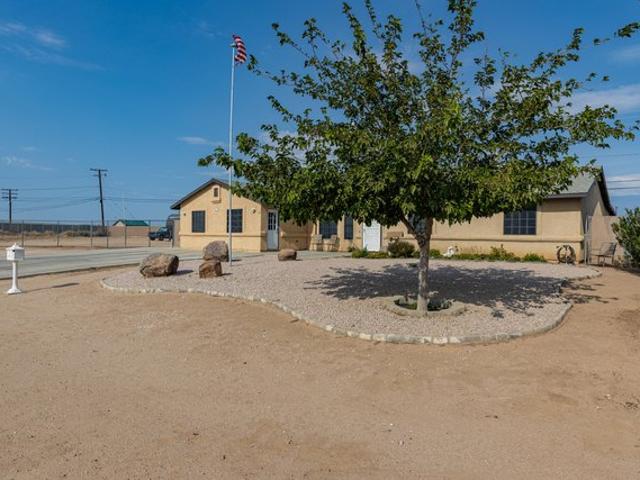 2042 st, California City, CA 93505