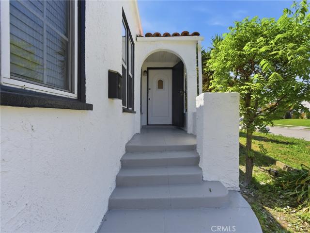 2042 W 75th St, Los Angeles, CA 90047 | MLS #OC26073 | Compass