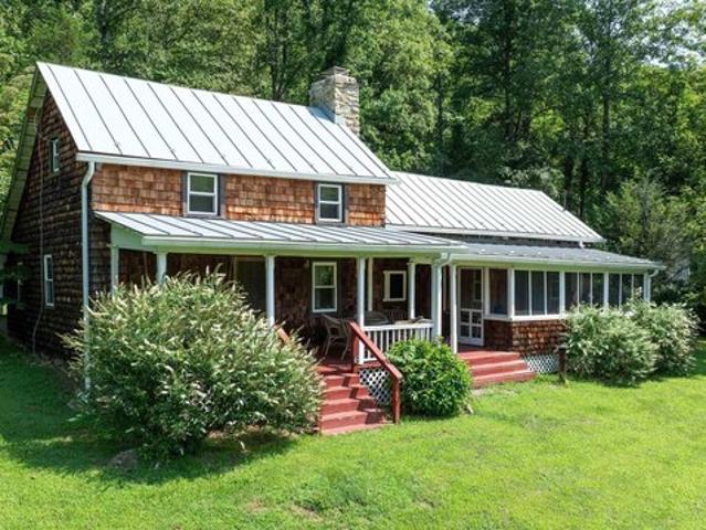 2042 Weakley Hollow Rd, Syria, VA 22743
