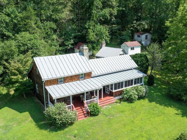 2042 Weakley Hollow Rd