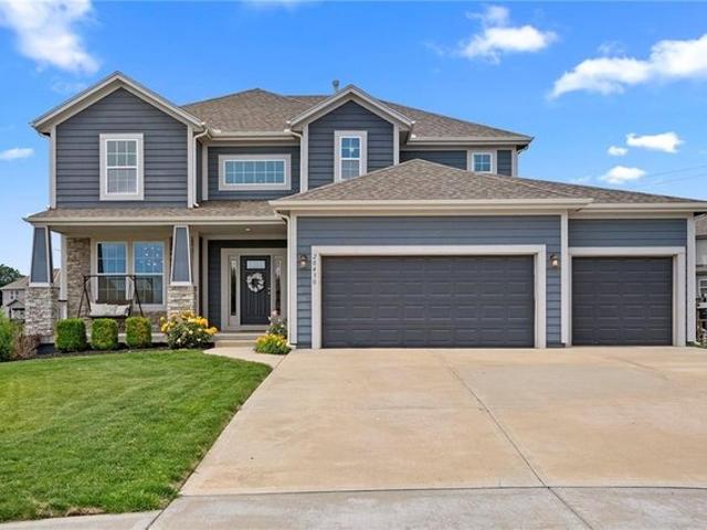20430 W 107th Ter, Olathe, KS 66061
