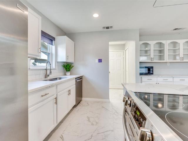 2043 Chatsworth Road