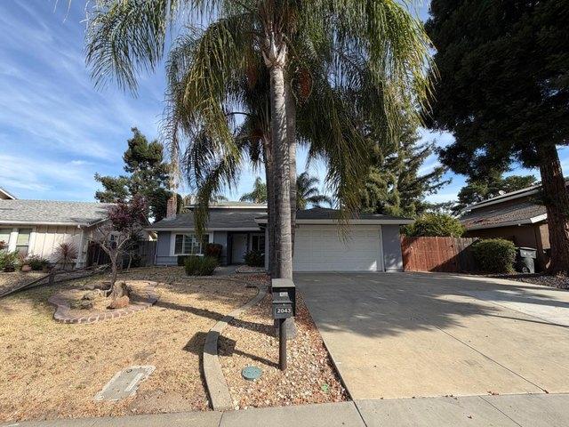 2043 Las Coches Way, Sacramento, CA 95833