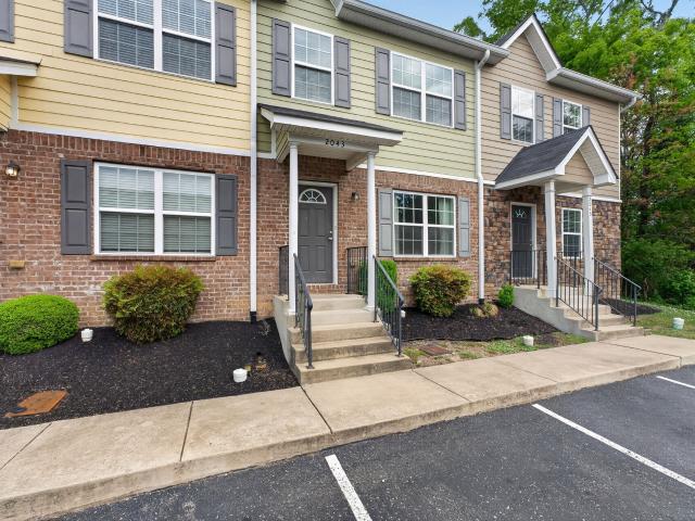 2043 Pinecrest Dr