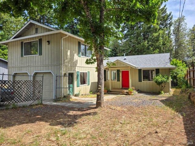 2043 Primrose Dr, Willits, CA 95490