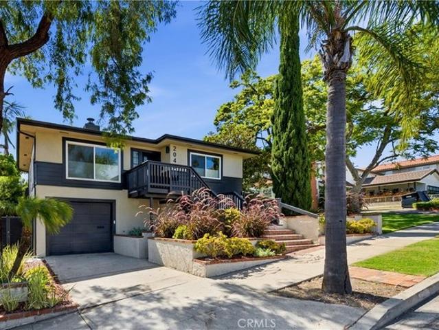 2043 Raymond Ave, Signal Hill, CA 90755