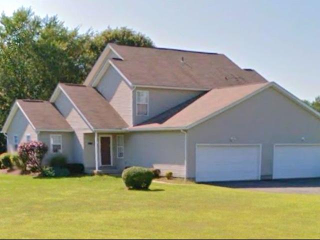 2043 Rolling Meadows Ln, Akron, OH 44312