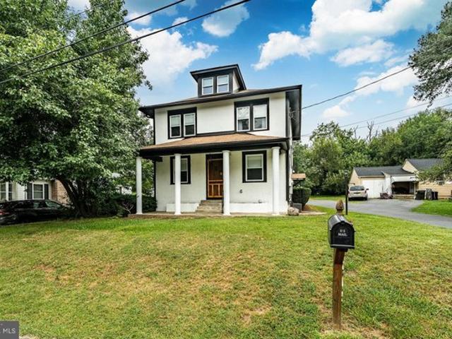 2043 Stonecrest Dr, Lancaster, PA 17601