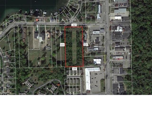 2043 S Long Lake Rd, Fenton, MI 48430