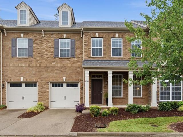 2043 Traemoor Village Dr, Nashville, TN 37209