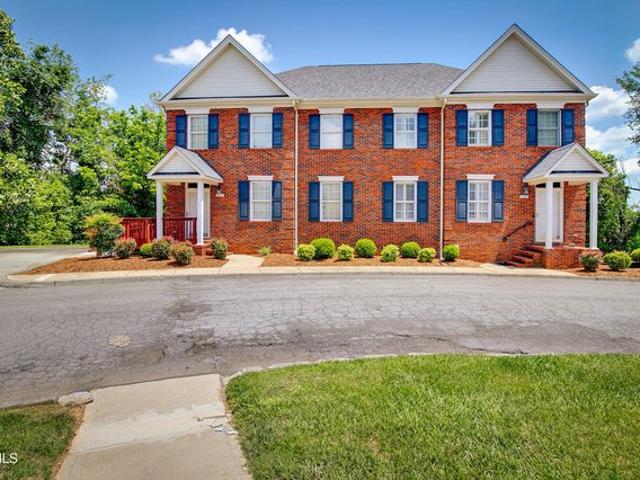 2043 W Manor Ct, Kingsport, TN 37660