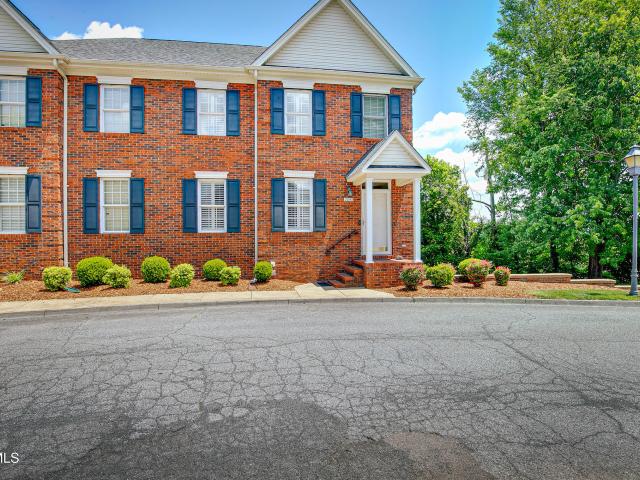 2043 West Manor Court