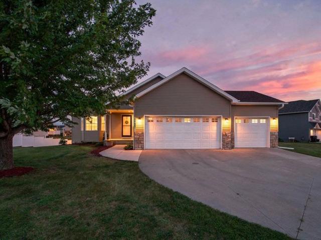 2043 Willow Ct, Howard Lake, MN 55349