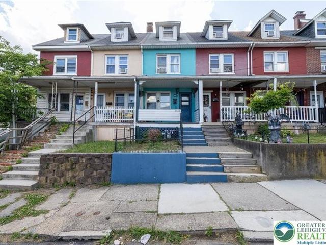 204 1/2 Clearfield St, Freemansburg, PA 18017