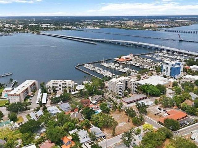 204 15th St W, Bradenton, FL 34205