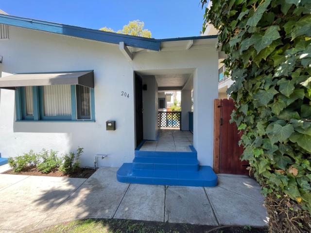 204 206 N. Cedar St