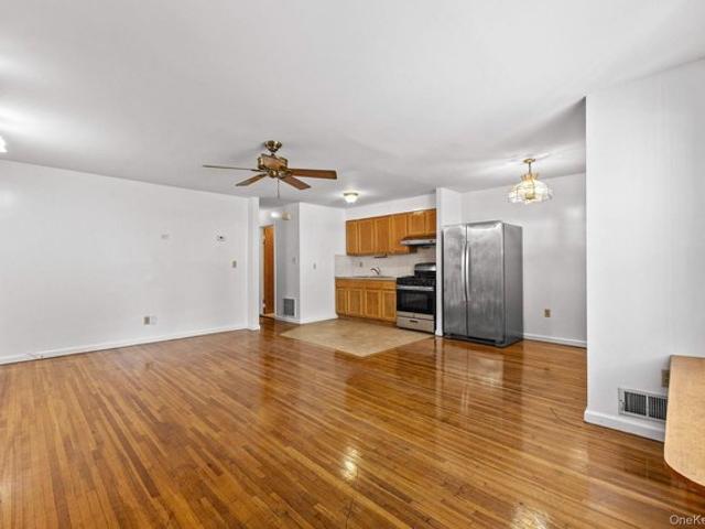 204 2 th Dr, Bayside, NY 11361