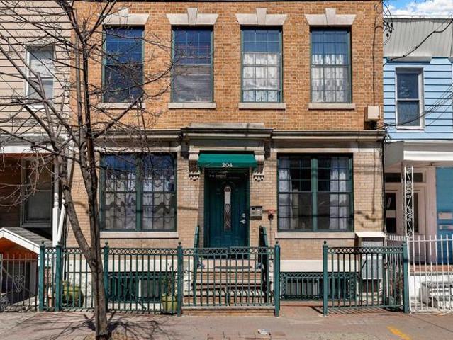 204 38th St #1, Union City, NJ 07087