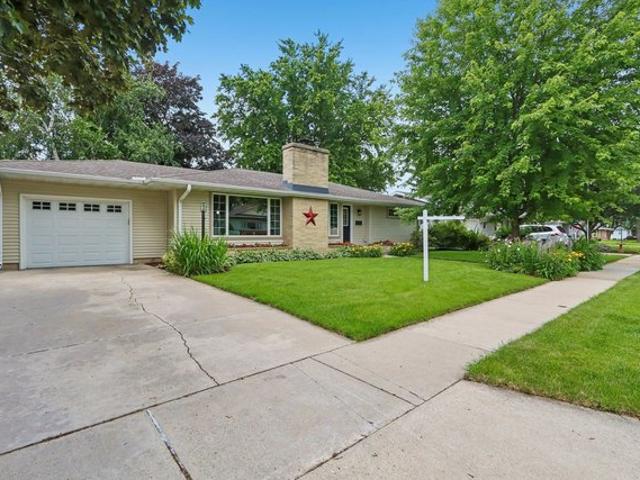 204 6th St, Waunakee, WI 53597