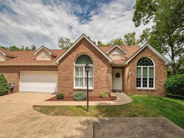 204 Country View Dr, New Kensington, PA 15068