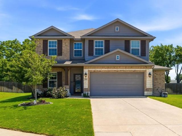 204 Countryside Dr, Aubrey, TX 76227