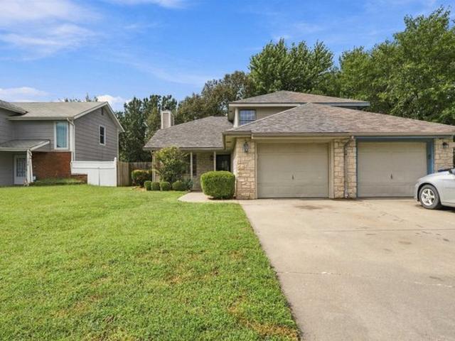 204 Commanche Ct, Junction City, KS 66441