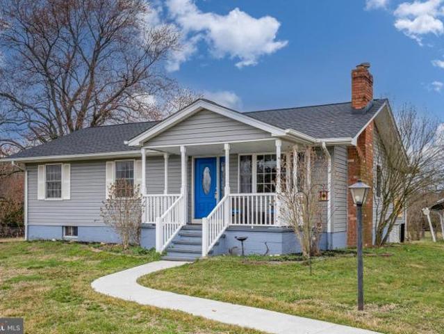 204 Caisson Rd, Fredericksburg, VA 22405