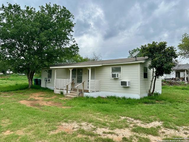 204 Campbell Ave, Jourdanton, TX 78026 | MLS #1774