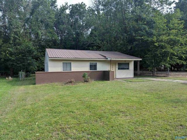 204 Carolyn Ln, Gadsden, AL 35901