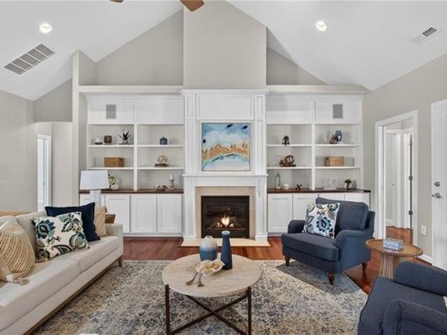 204 Castleberry Dr, Chesapeake, VA 23322